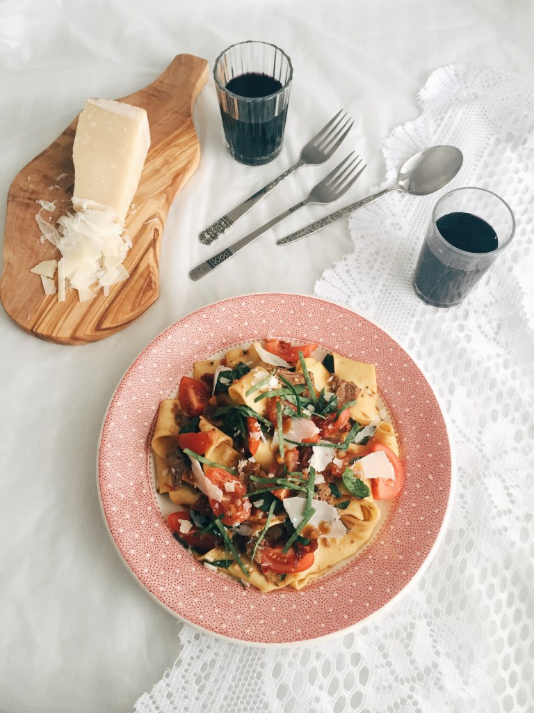 Pappardelles au boeuf braisé, aux épinards, aux tomates séchées & au ...